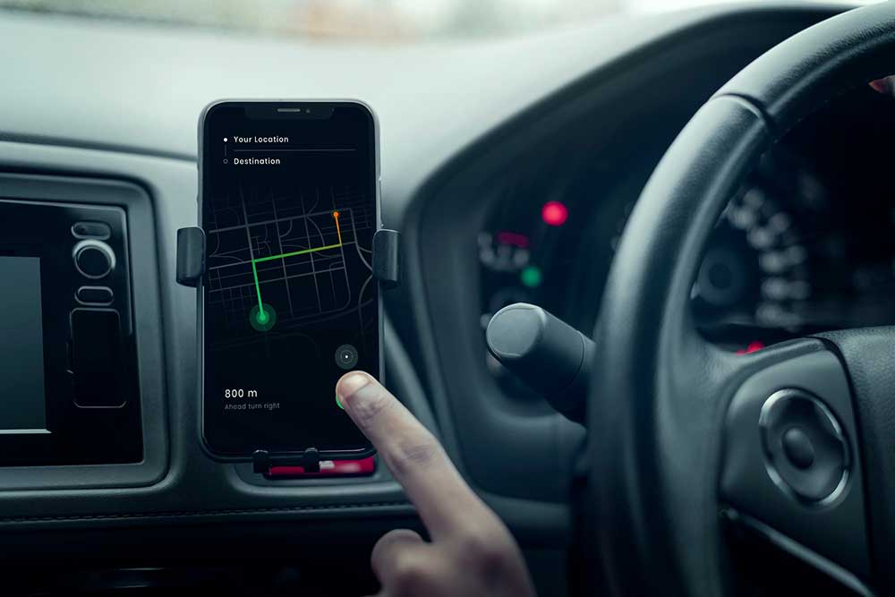 Major Differences Between Two-Wheeler and Four-Wheeler GPS Devices ...